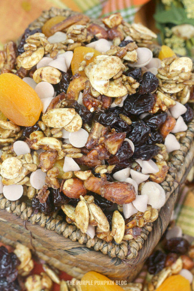 Maple Pumpkin Spice Trail Mix - A Tasty Snack for Autumn!