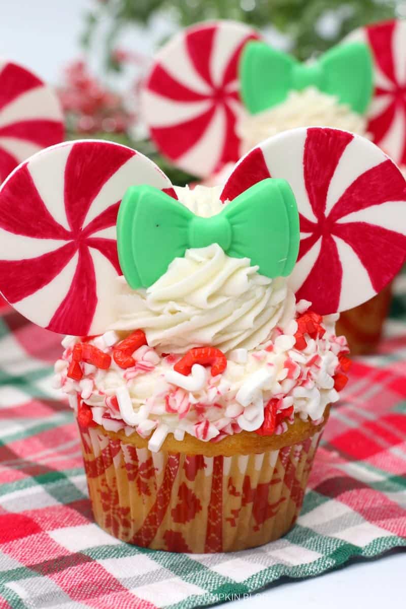 Minnie Mouse Peppermint Swirl Cupcakes for a Disney Christmas!