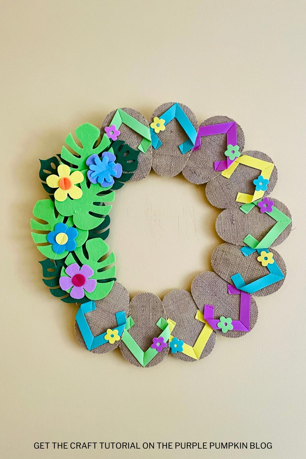 Flower & Flip Flop Wreath - Cute Door Decor for Summertime!