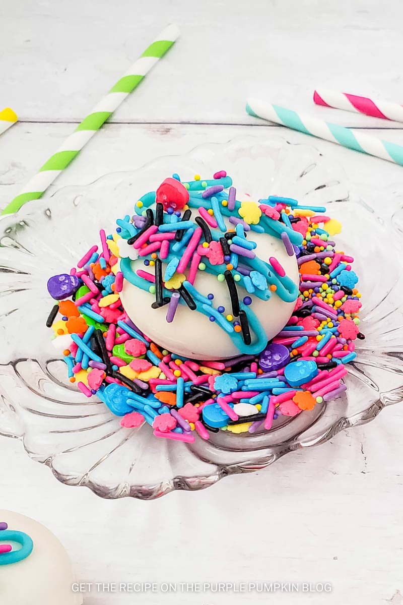 How To Make Day of the Dead Hot Cocoa Bombs for Día de Los Muertos