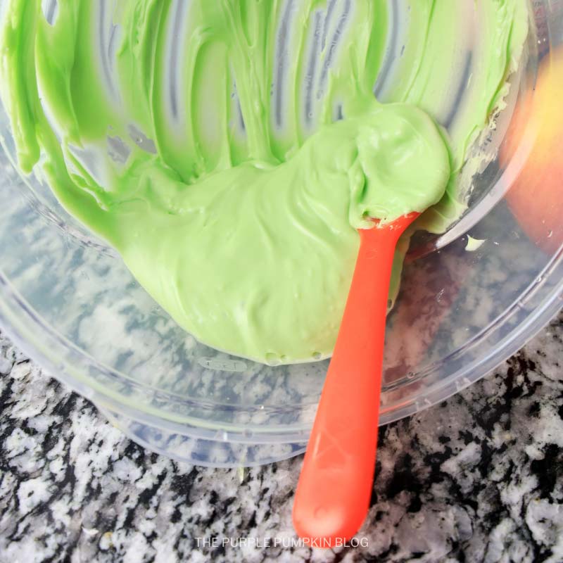 How To Make Hocus Pocus Candy Apples for Halloween!