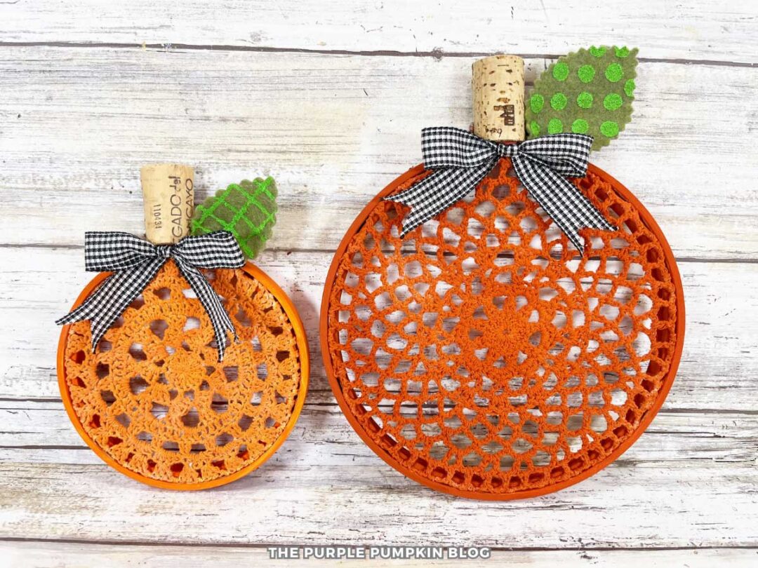 Easy Embroidery Hoop Lace Pumpkins Craft (Fall Crafts)