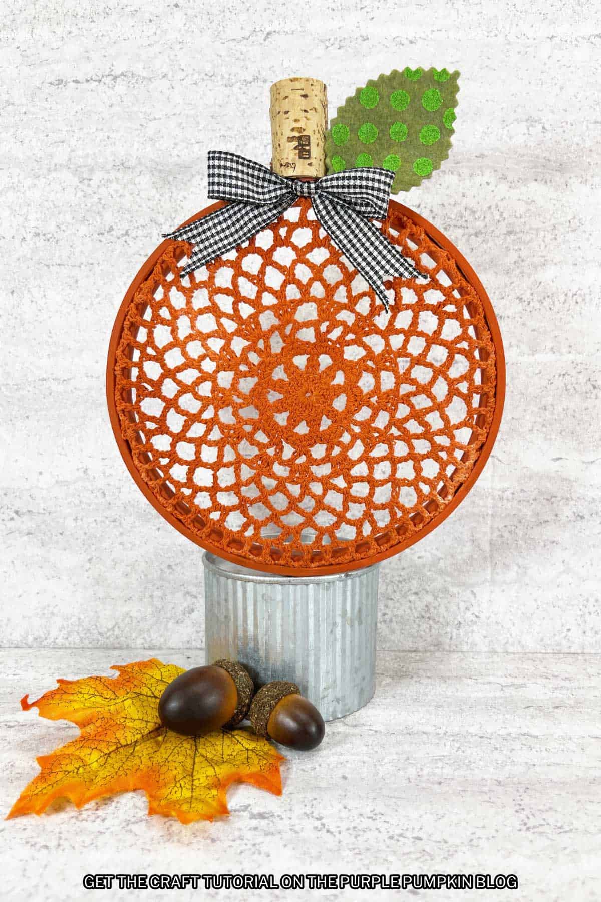 Easy Embroidery Hoop Lace Pumpkins Craft (Fall Crafts)