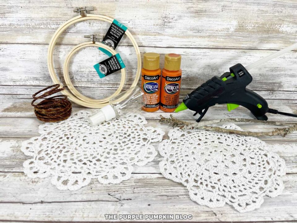 Easy Embroidery Hoop Lace Pumpkins Craft (Fall Crafts)