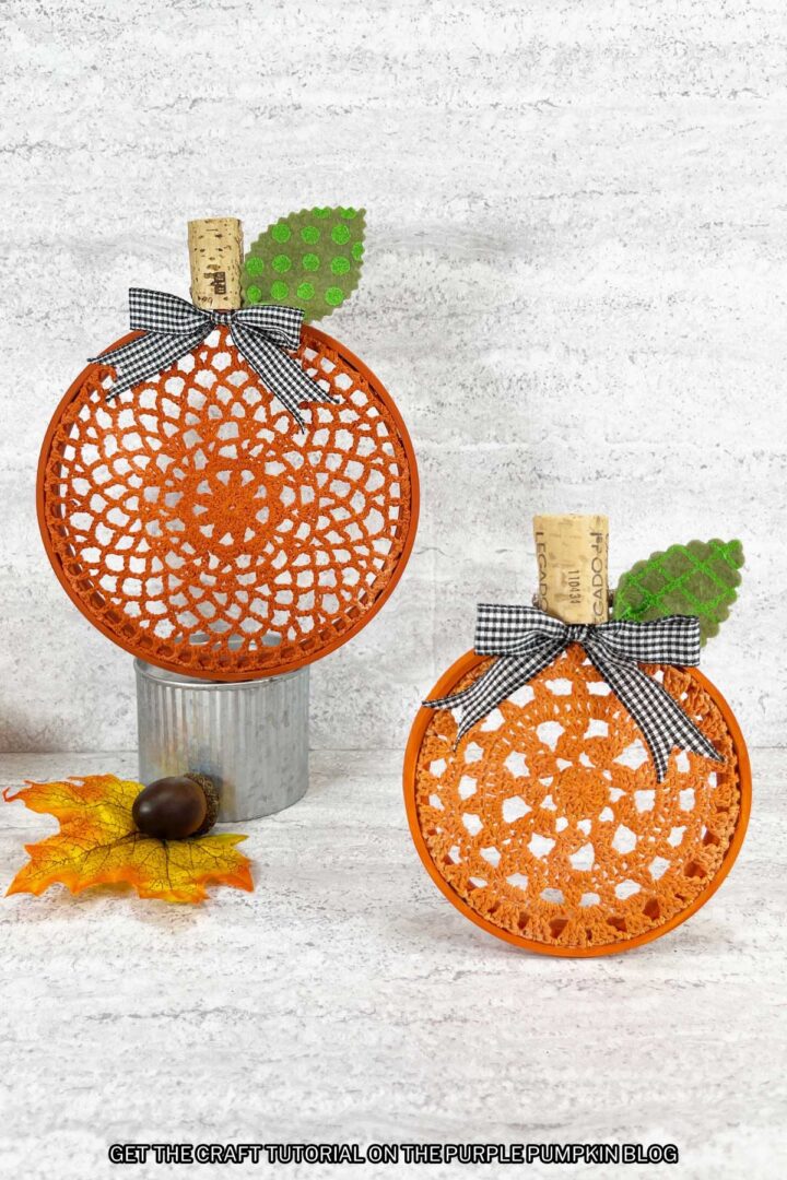 Easy Embroidery Hoop Lace Pumpkins Craft (Fall Crafts)