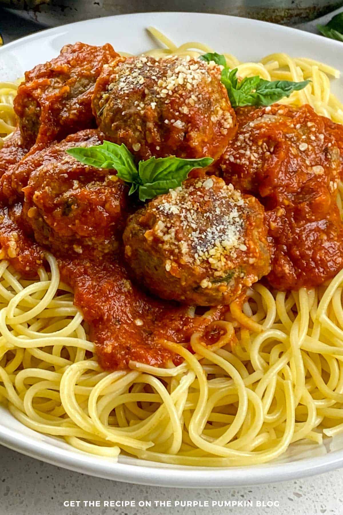 Delicious Spaghetti and Homemade Meatballs Recipe for Dinner