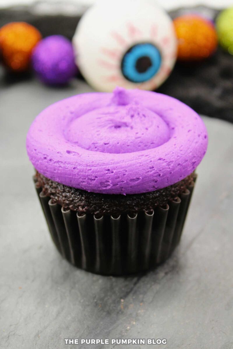 Monster Eyeball Cupcakes - A Creepy Halloween Treat!