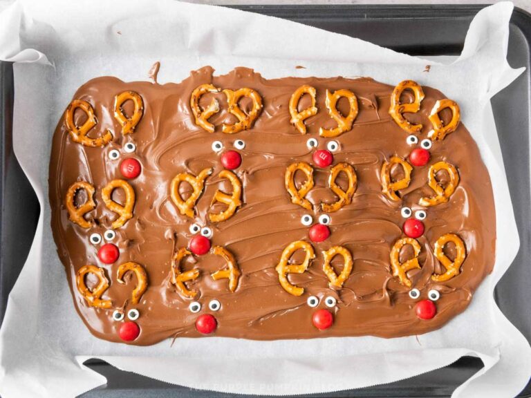 No-Bake Rudolph the Rednosed Reindeer Chocolate Bark!