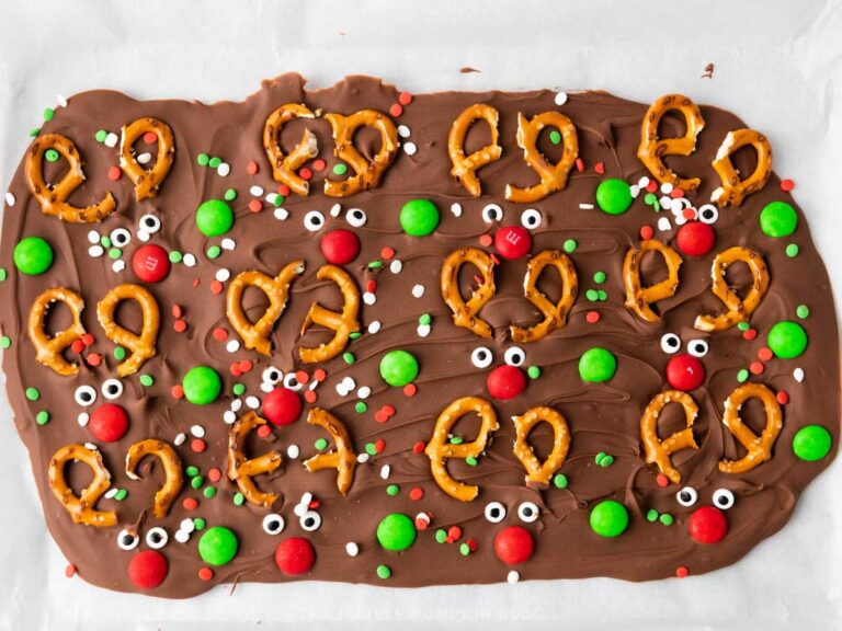 No-Bake Rudolph the Rednosed Reindeer Chocolate Bark!
