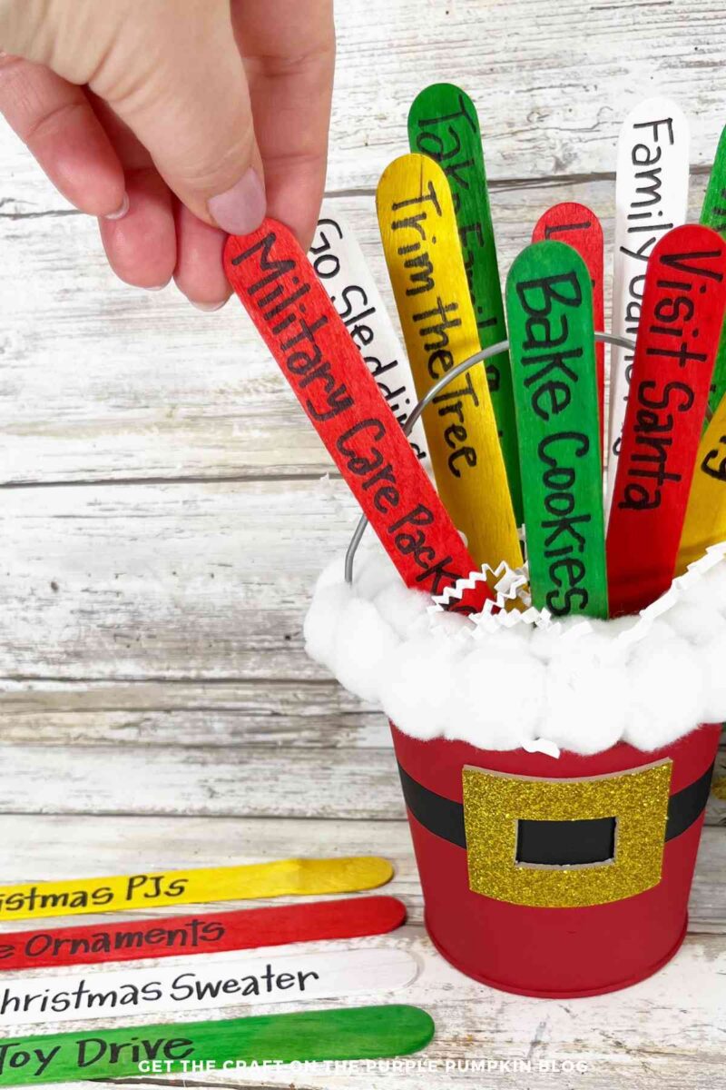 Fun DIY Christmas Bucket List Craft Idea for the Holidays