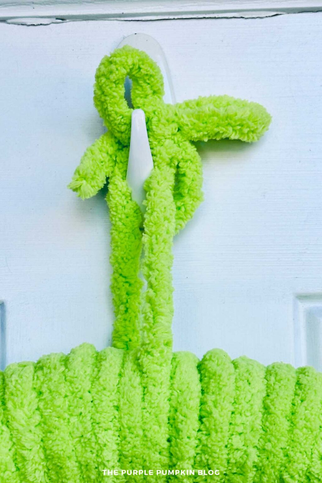 Easy Grinch Wreath Craft Idea for the Holidays - Merry Grinchmas!